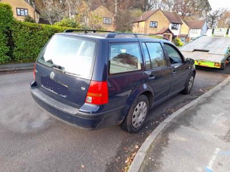 VOLKSWAGEN GOLF 2001 5 Door Estate Breaking - Silverlake Automotive ...