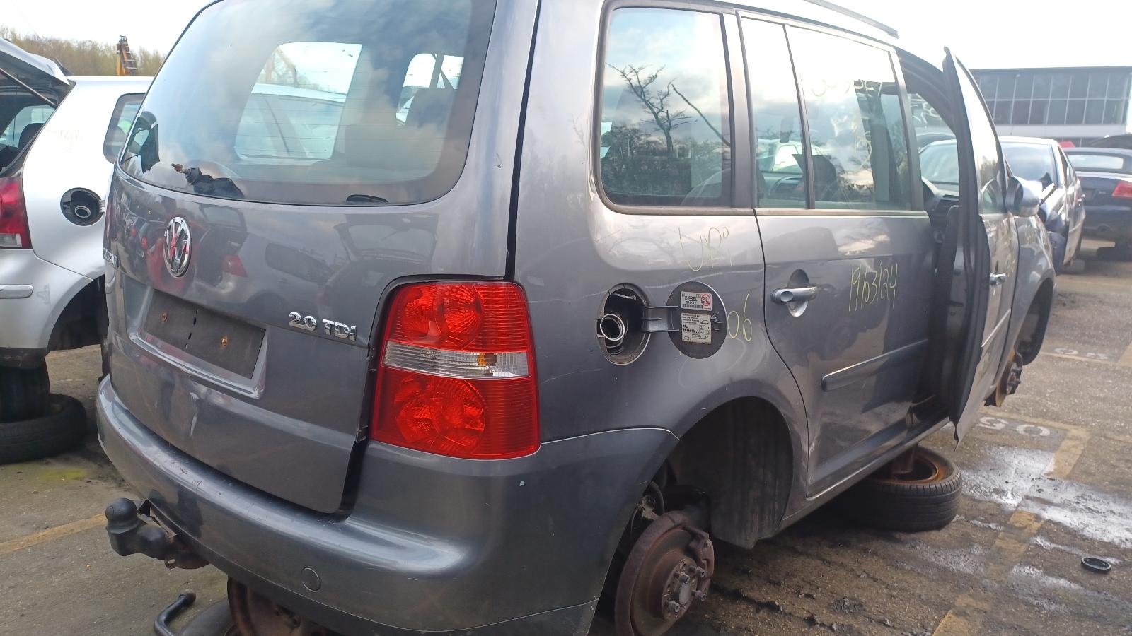VOLKSWAGEN TOURAN 2006 5 Door MPV Breaking - Silverlake Automotive ...