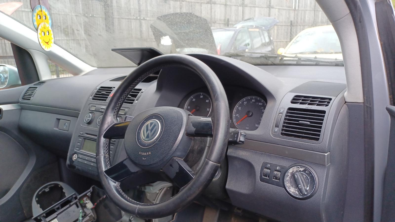 VOLKSWAGEN TOURAN 2004 5 Door MPV Breaking - Silverlake Automotive ...