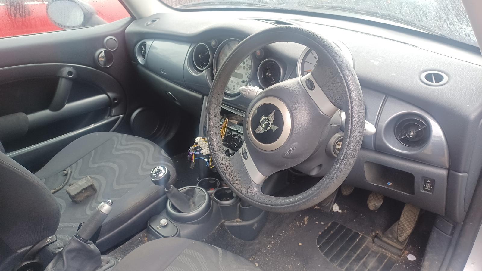 MINI (BMW) MINI 2004 3 Door Hatchback Breaking - Silverlake Automotive ...