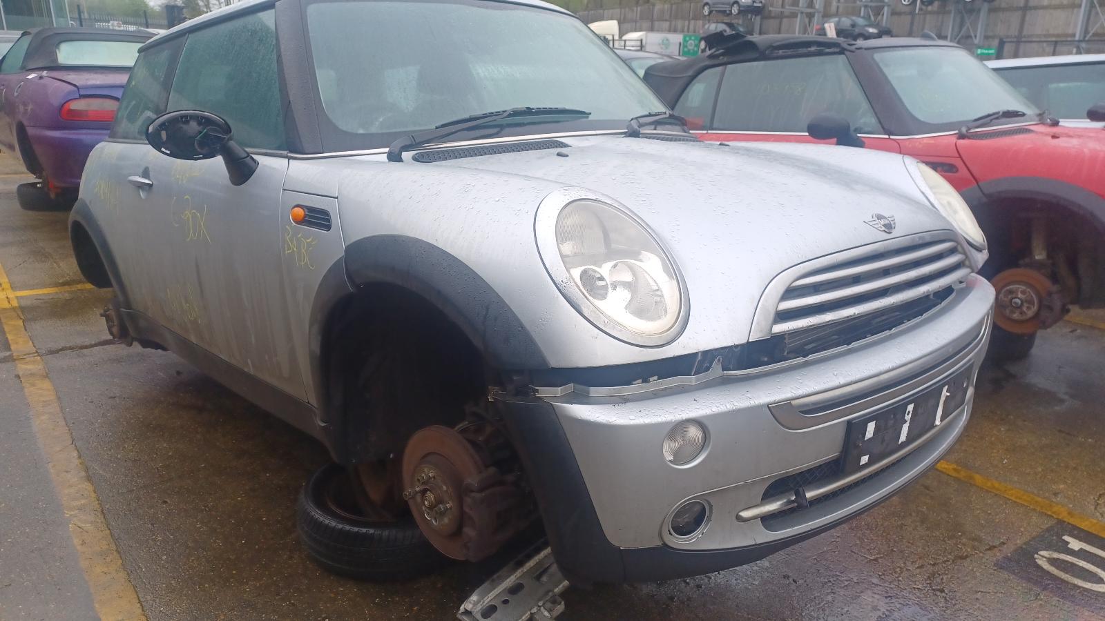 MINI (BMW) MINI 2004 3 Door Hatchback Breaking - Silverlake Automotive ...