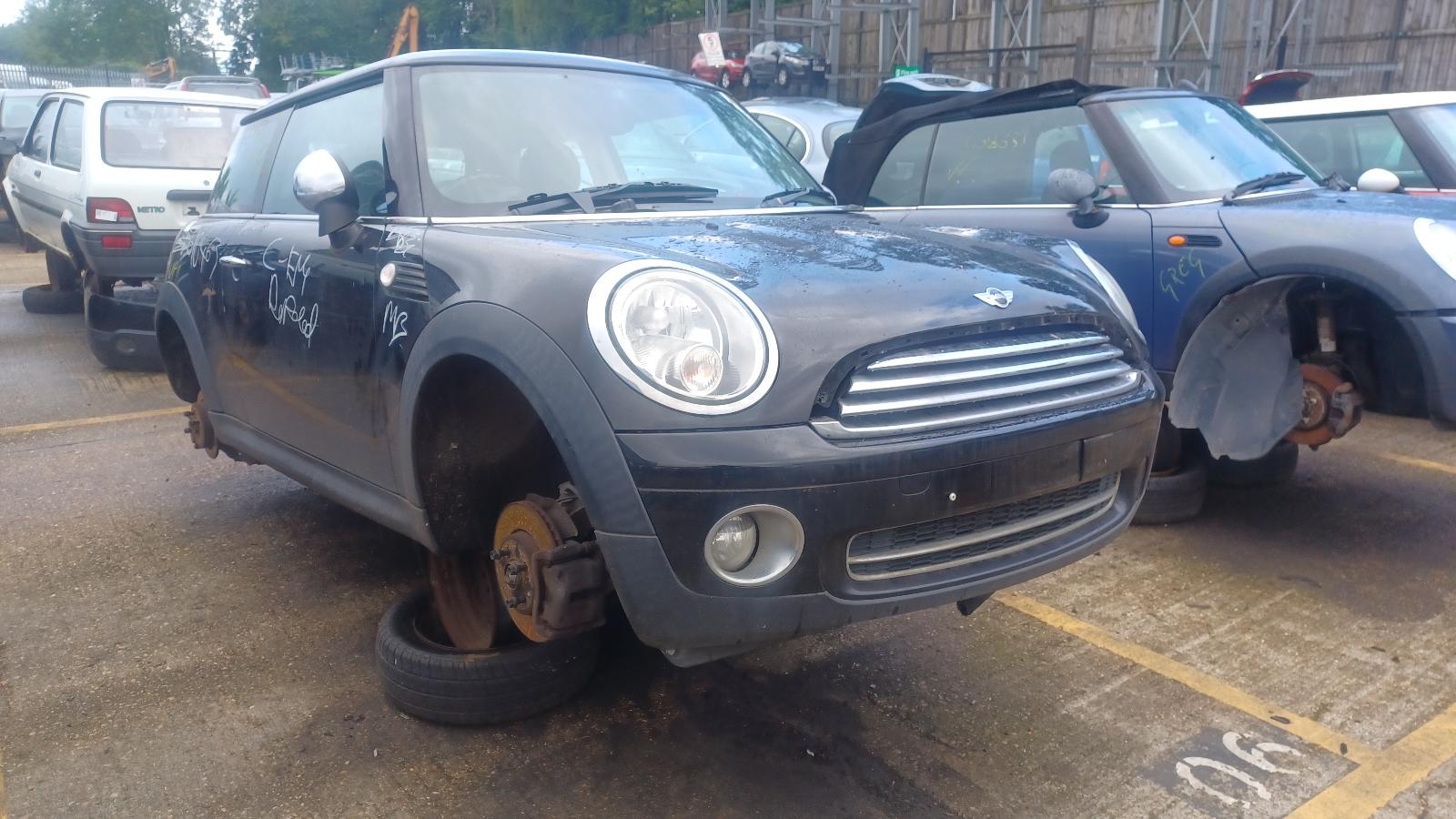 MINI (BMW) MINI 2010 3 Door Hatchback Breaking - Silverlake Automotive ...