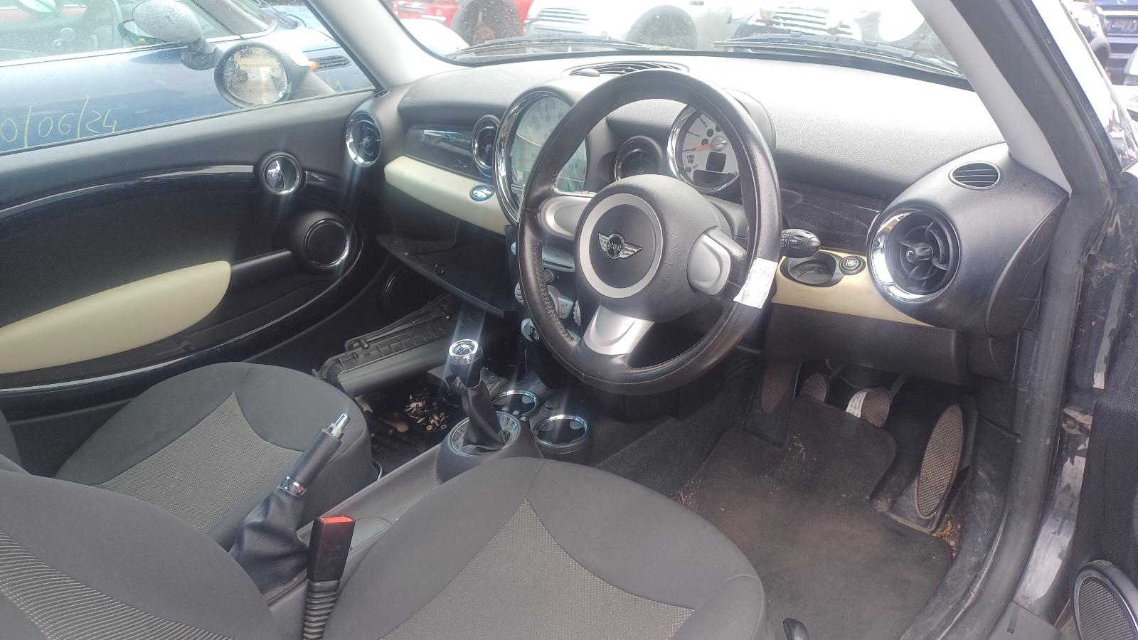 MINI (BMW) MINI 2010 3 Door Hatchback Breaking - Silverlake Automotive ...